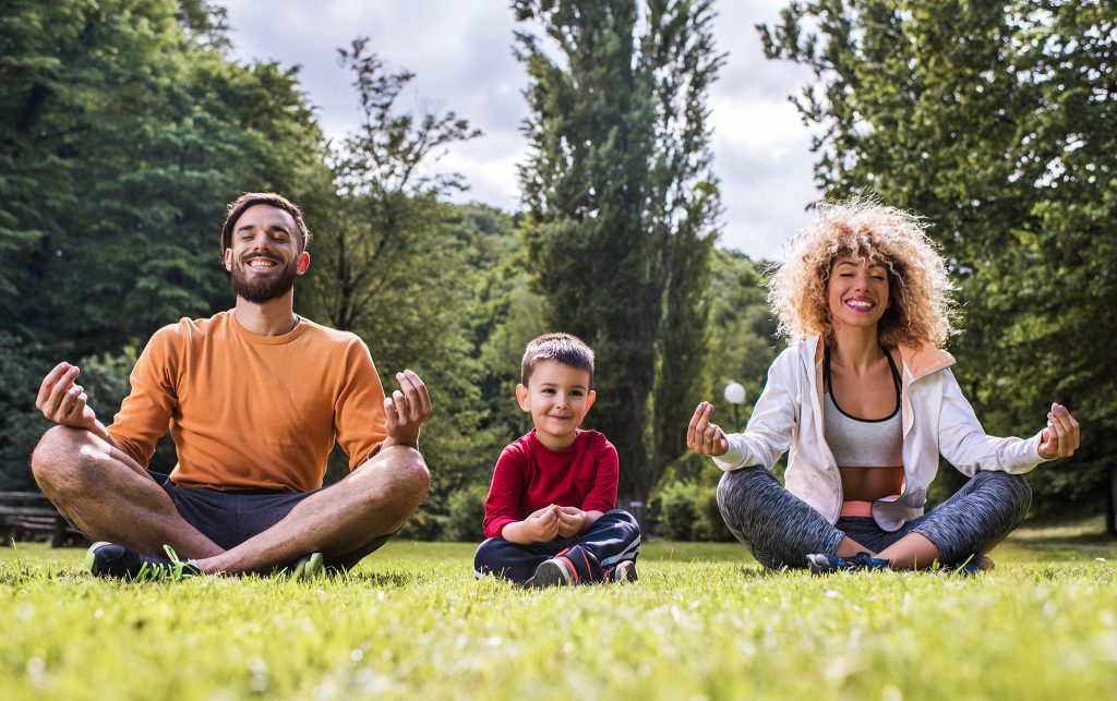 Family Meditation: A Bonding Ritual for Parents and Children | Enjoys ...